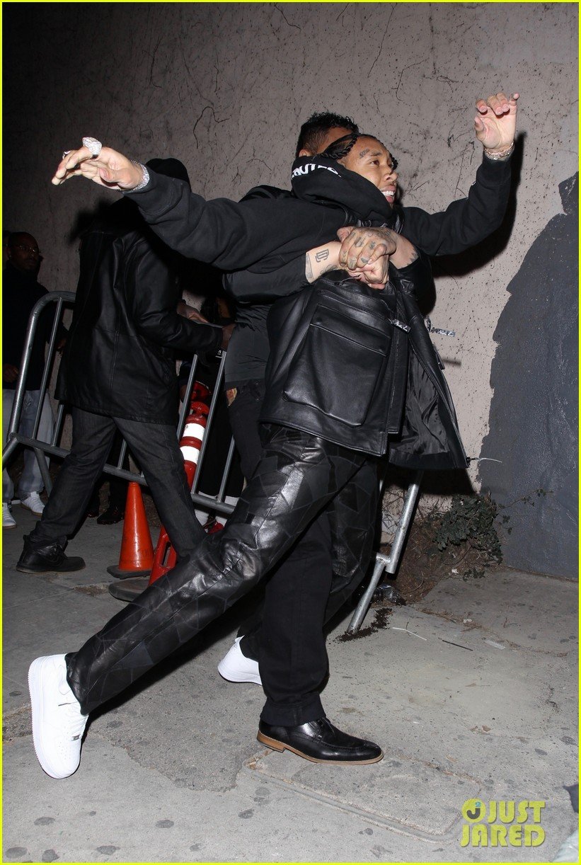 Tyga Gets Forcibly Kicked Out of Floyd Mayweather's Birthday Party in ...