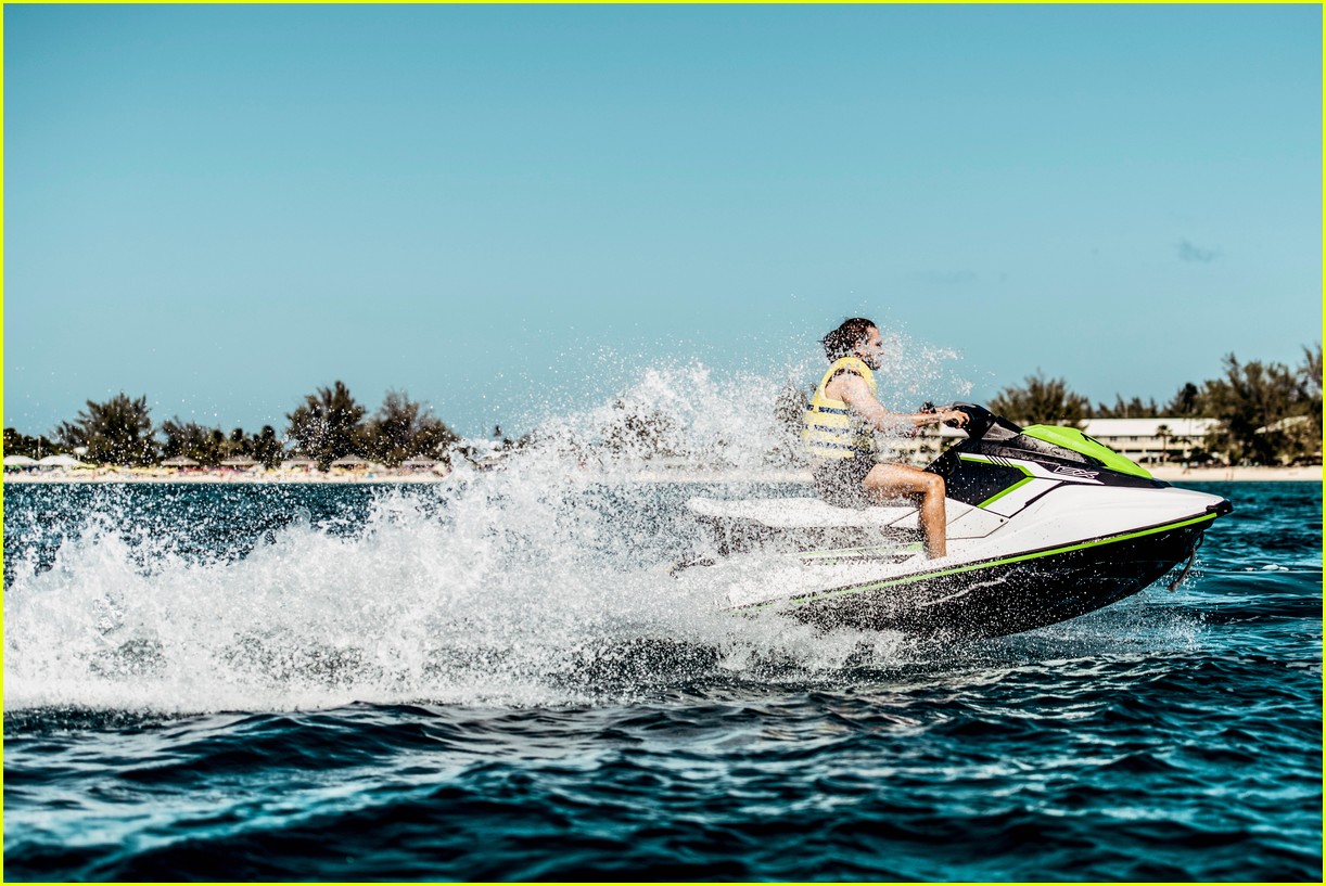 Zedd & The Chainsmokers Go Jet Skiing & Wakeboarding at KAABOO Cayman ...
