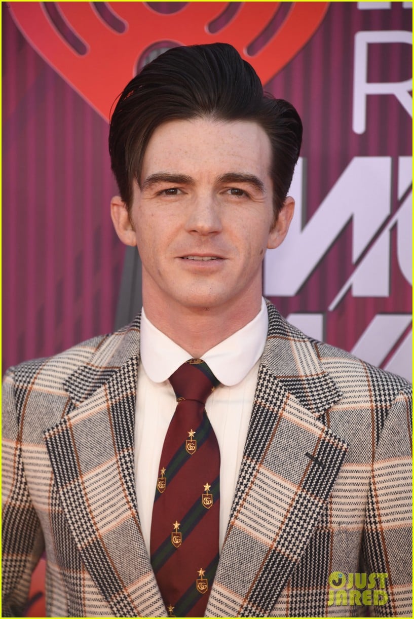 Drake Bell Sports Plaid Suit for iHeartRadio Music Awards 2019: Photo ...