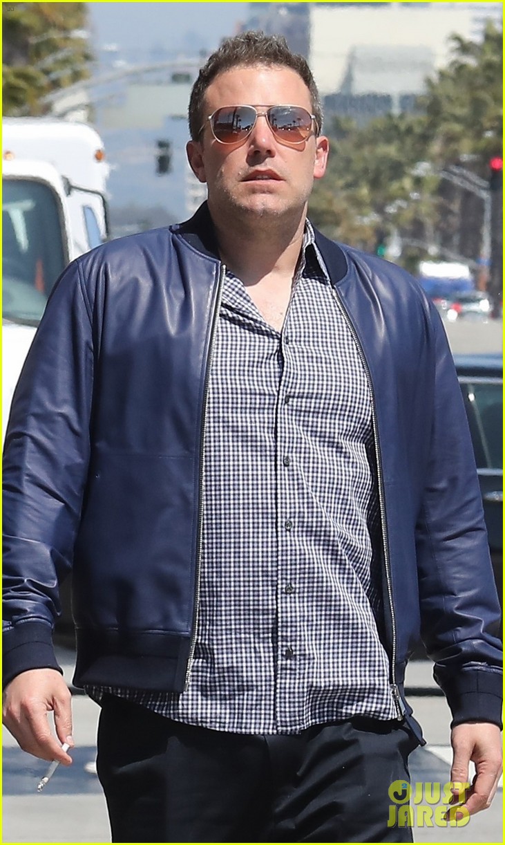 Ben Affleck Heads Out for a Solo Lunch in Santa Monica: Photo 4263753 ...