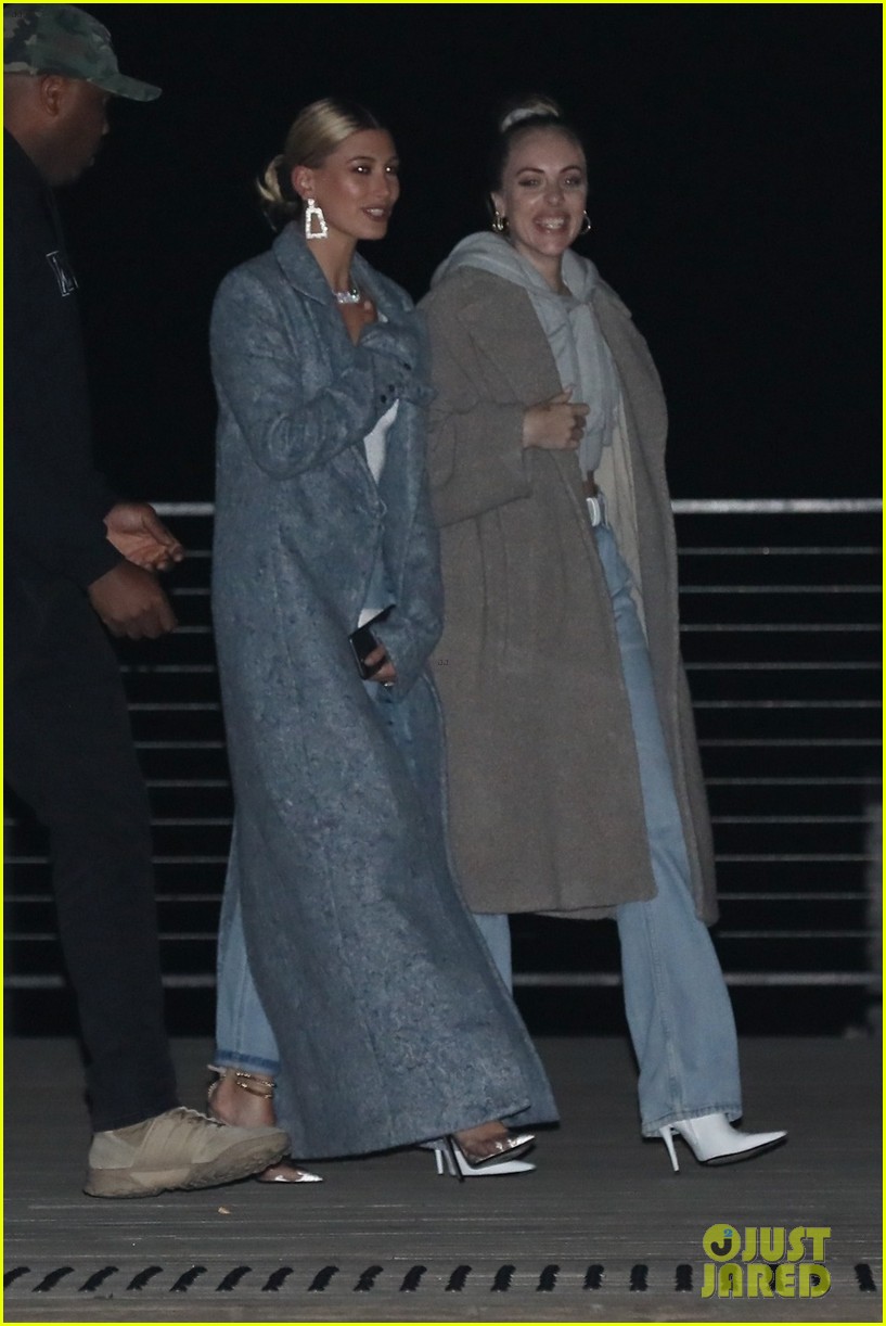 Hailey Bieber & Stylist Maeve Reilly Grab Dinner at Nobu: Photo 4260107 ...