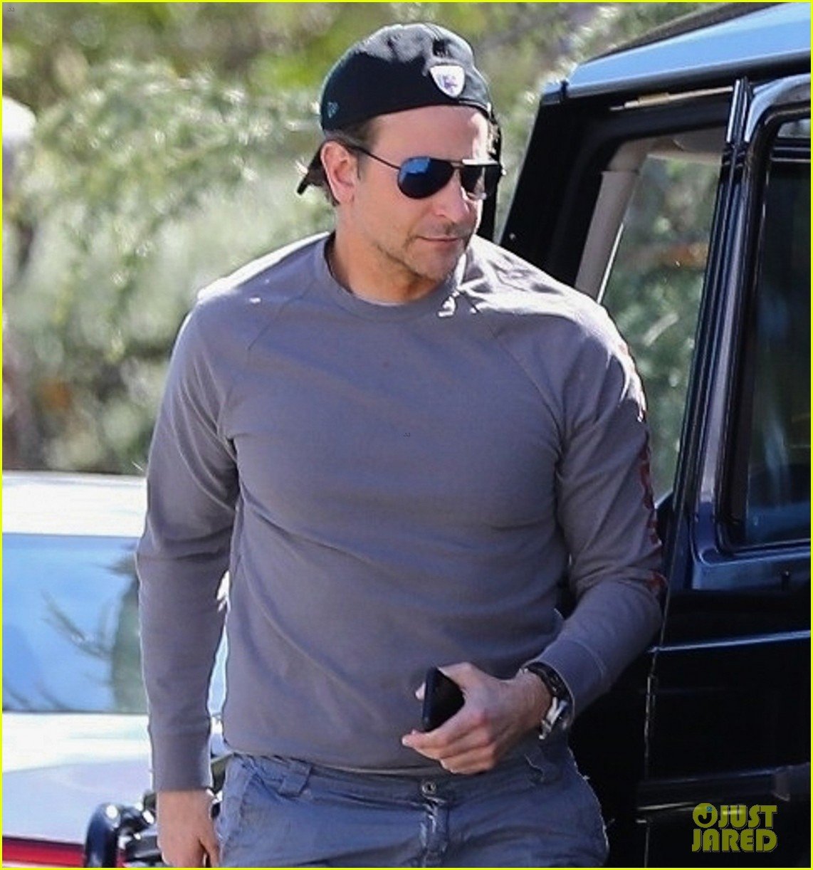 Bradley Cooper Visits a Friend During Casual Friday Outing: Photo ...