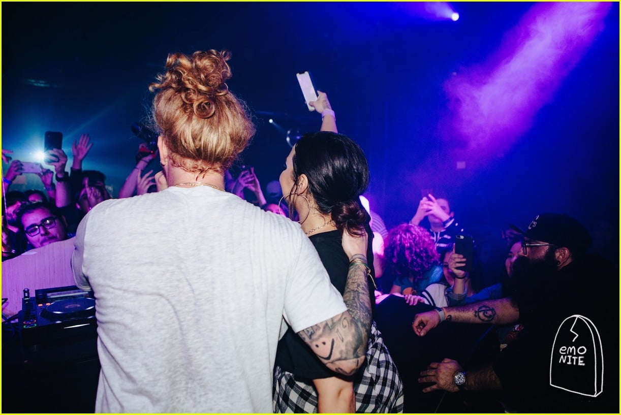 Demi Lovato Takes the Stage For Surprise Performance at Emo Nite in LA ...