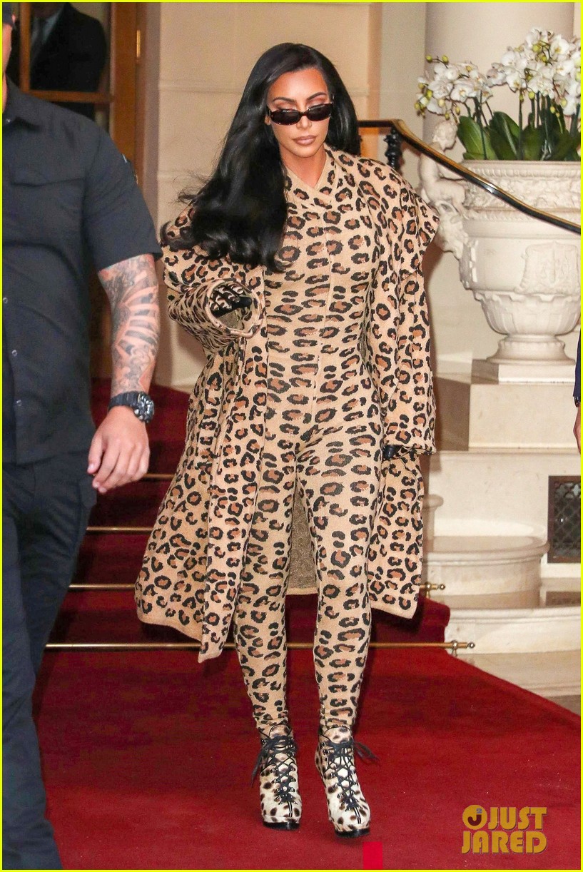 Kim Kardashian Returns to Paris at the Tail End of Paris Fashion Week ...