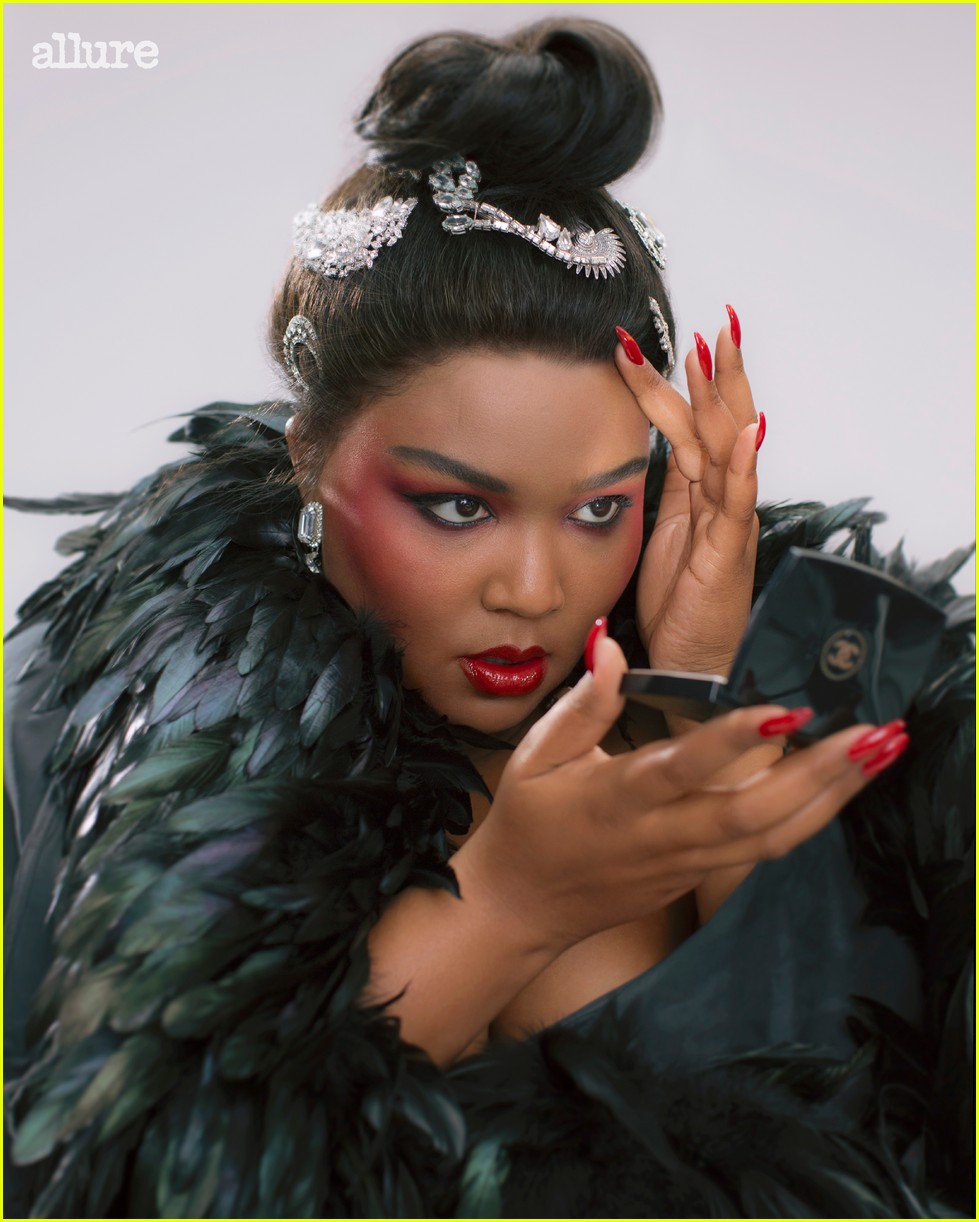 Lizzo Wants People To Feel Closeness With Her Music: Photo 4258347 ...