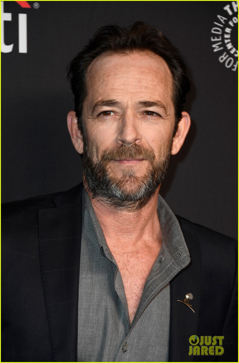 Luke Perry Dead - 'Riverdale' & '90210' Star Dies at 52 After Reported ...