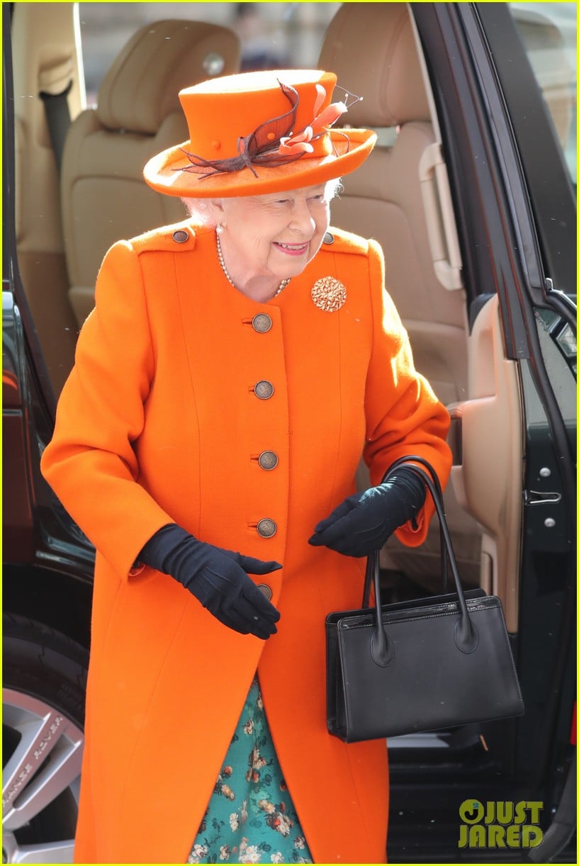 Queen Elizabeth Posts Her First Ever Instagram Picture: Photo 4253036 ...