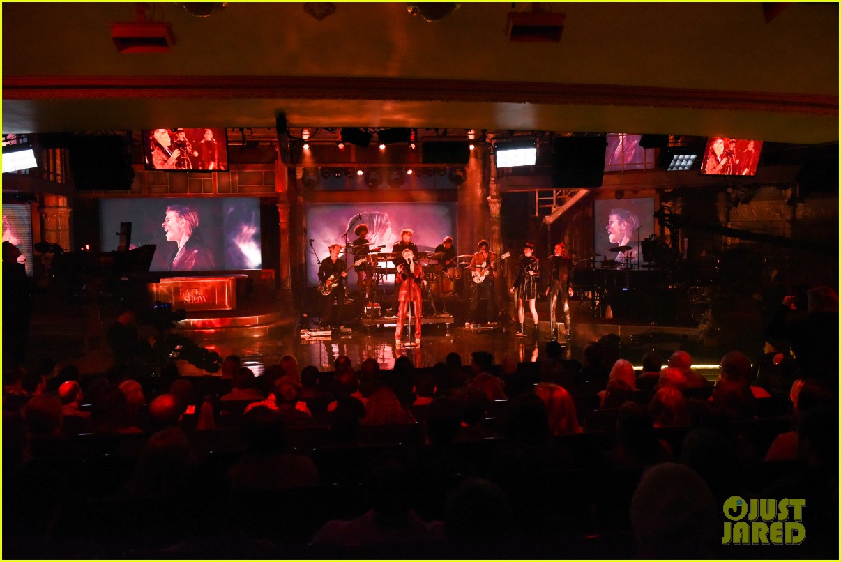Robyn Performs 'Ever Again' on 'The Late Show' - Watch Here!: Photo ...