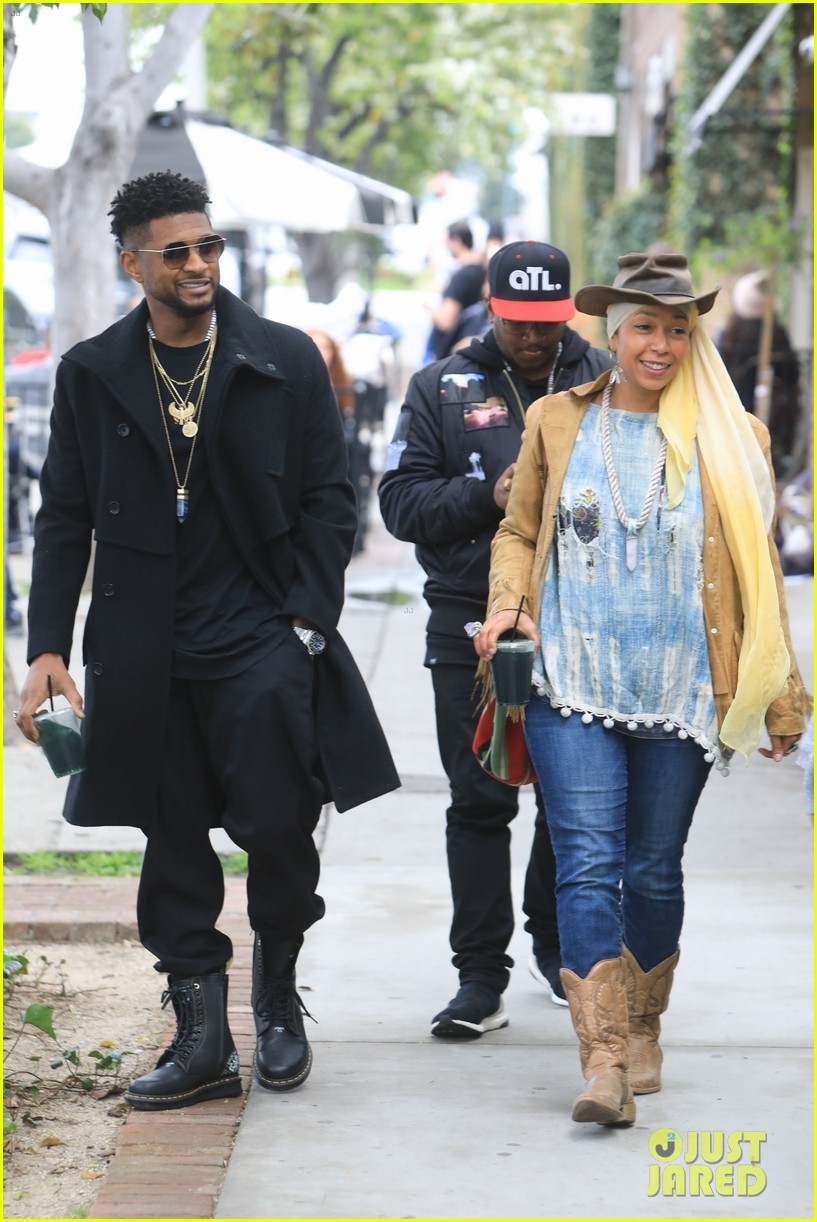 Usher Gets In Some Shopping in West Hollywood: Photo 4250628 | Usher ...