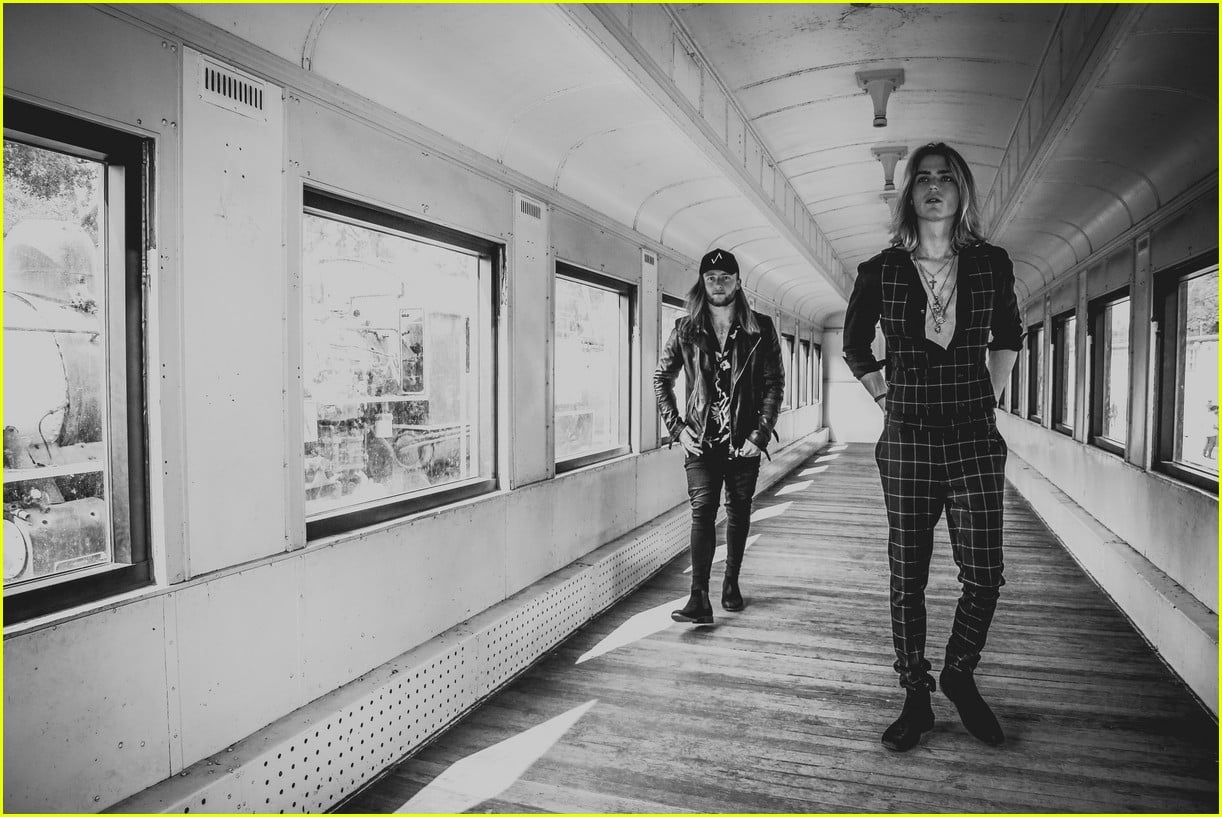 VOILÀ's Luke Eisner & Gus Ross Drop 'Don't' Video (Exclusive): Photo ...