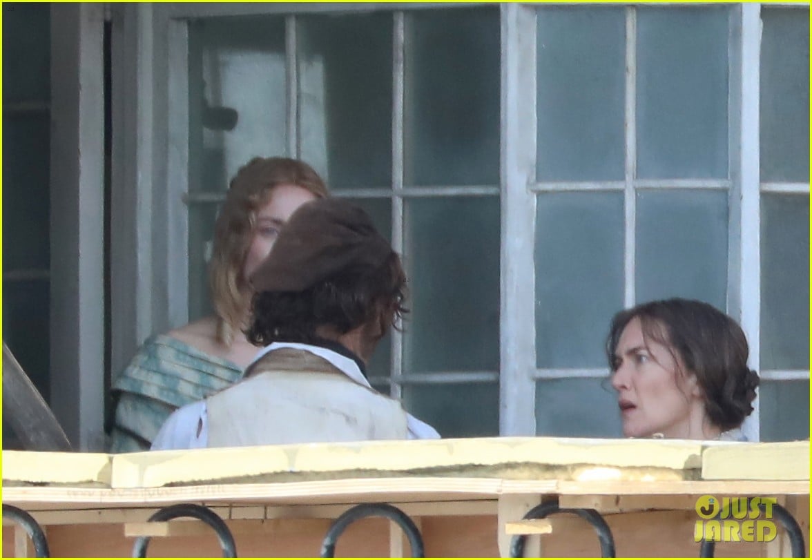 Kate Winslet & Saoirse Ronan Argue with a Window Cleaner on 'Ammonite ...