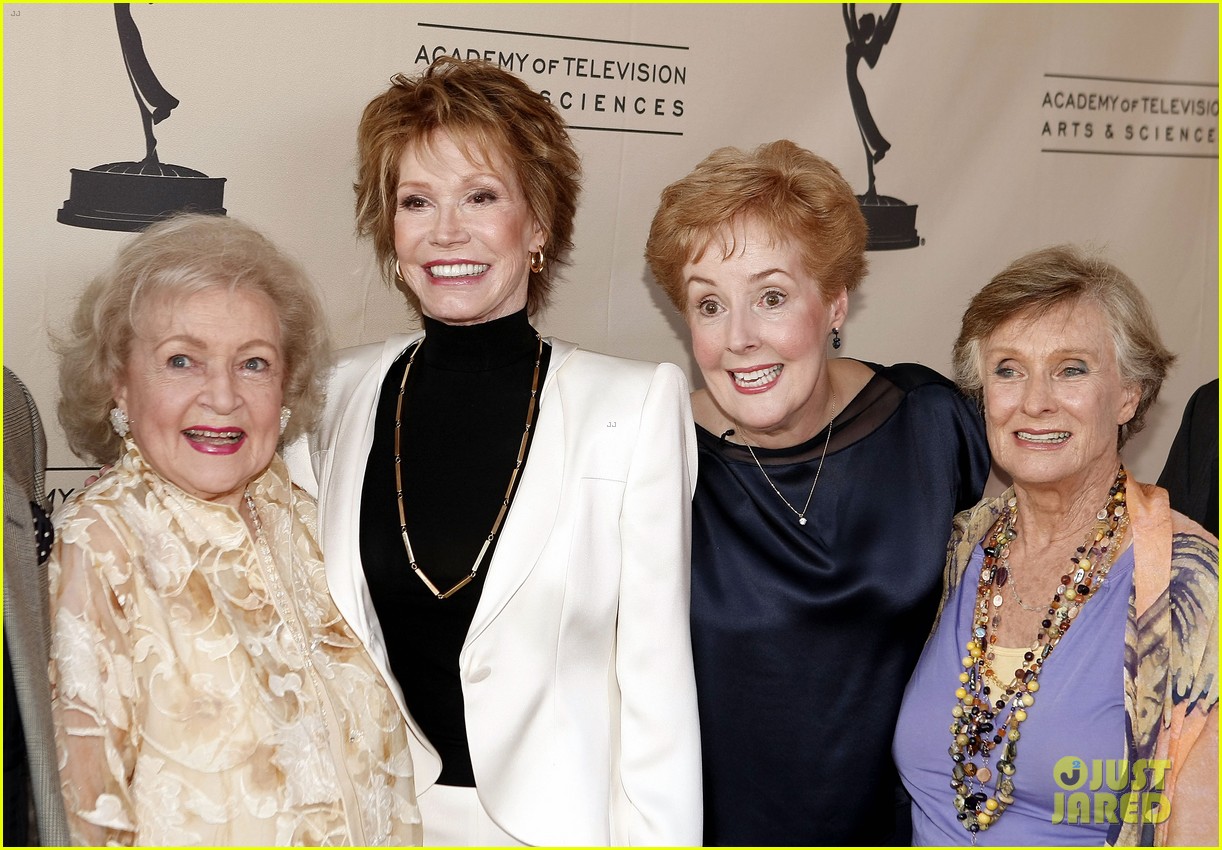 Georgia Engel Dead - 'Mary Tyler Moore Show' Star Dies at 70: Photo ...