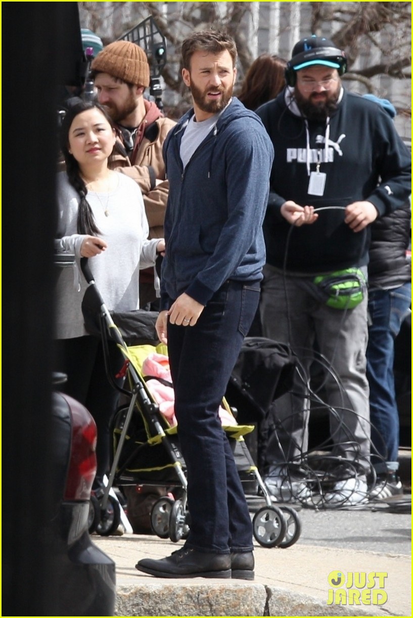 Chris Evans Spends the Afternoon Filming 'Defending Jacob': Photo ...