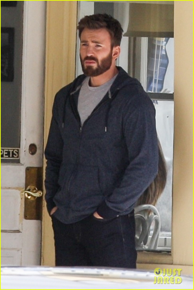Chris Evans Spends the Afternoon Filming 'Defending Jacob': Photo ...