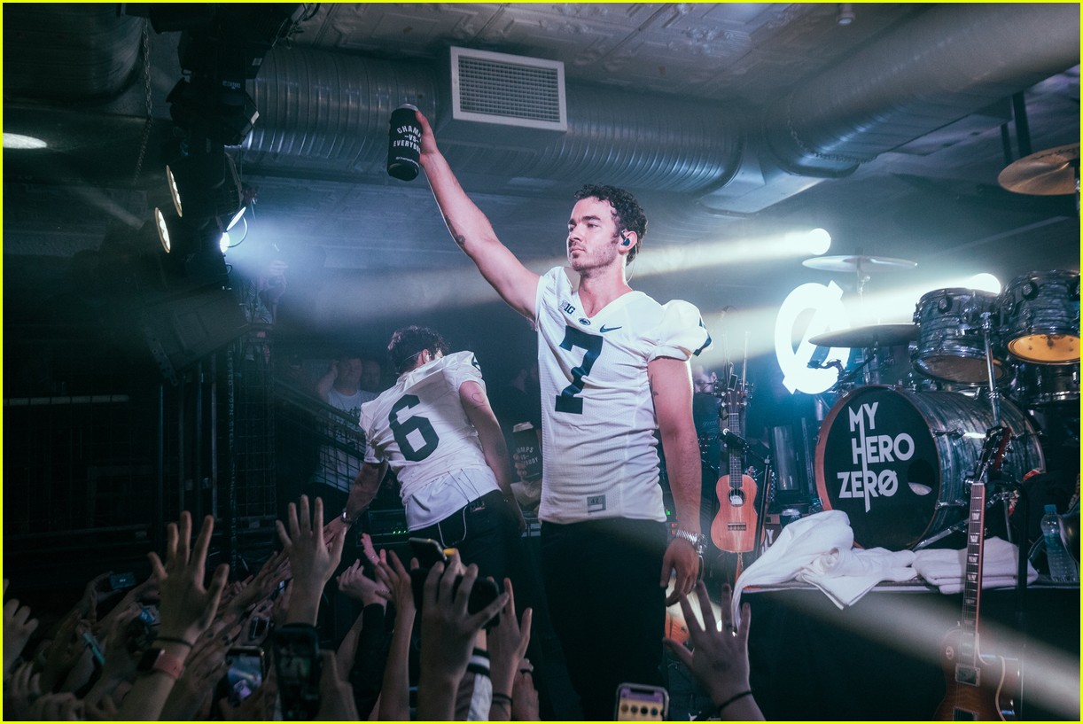 Photo: jonas brothers penn state 03 | Photo 4268346 | Just Jared ...