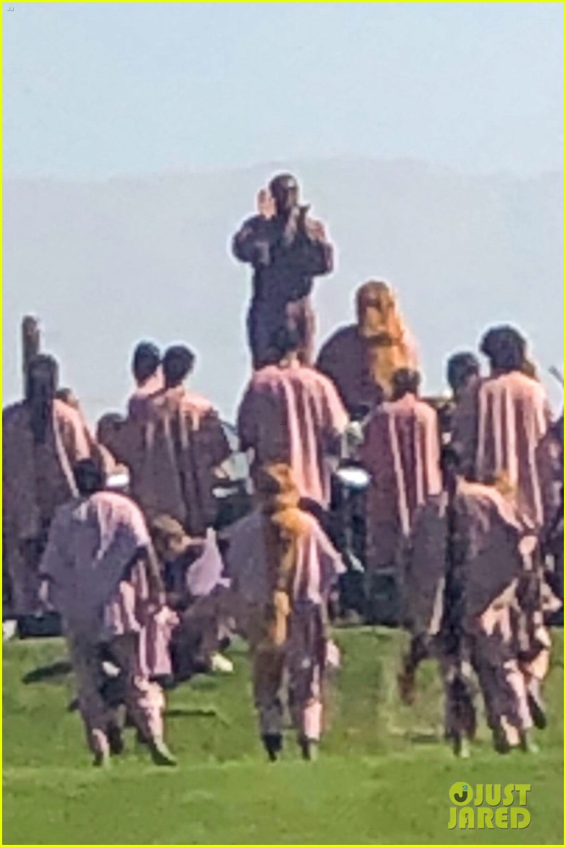 Kanye West Debuts New Song 'Water' During 'Sunday Service' Coachella ...