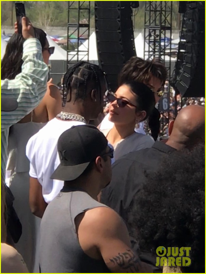 Kardashian-Jenners Support Kanye West at 'Sunday Service' Coachella Set ...