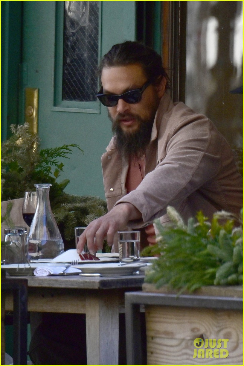 Jason Momoa Shares Tons of Photos Inside 'Game of Thrones' Premiere ...