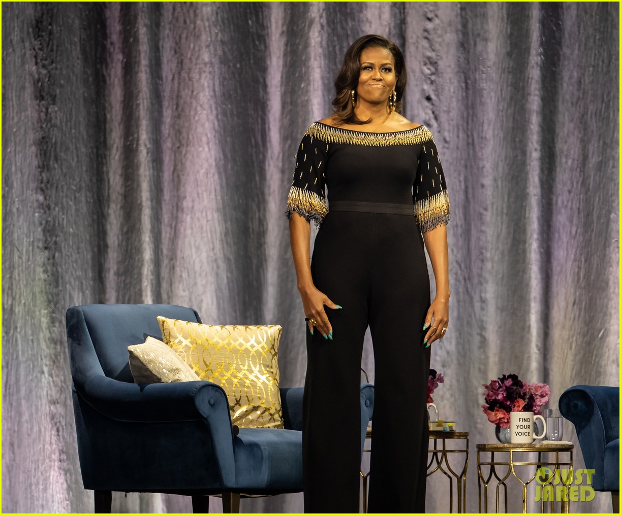Michelle Obama Hits the Stage for 'Becoming' Book Tour in London ...
