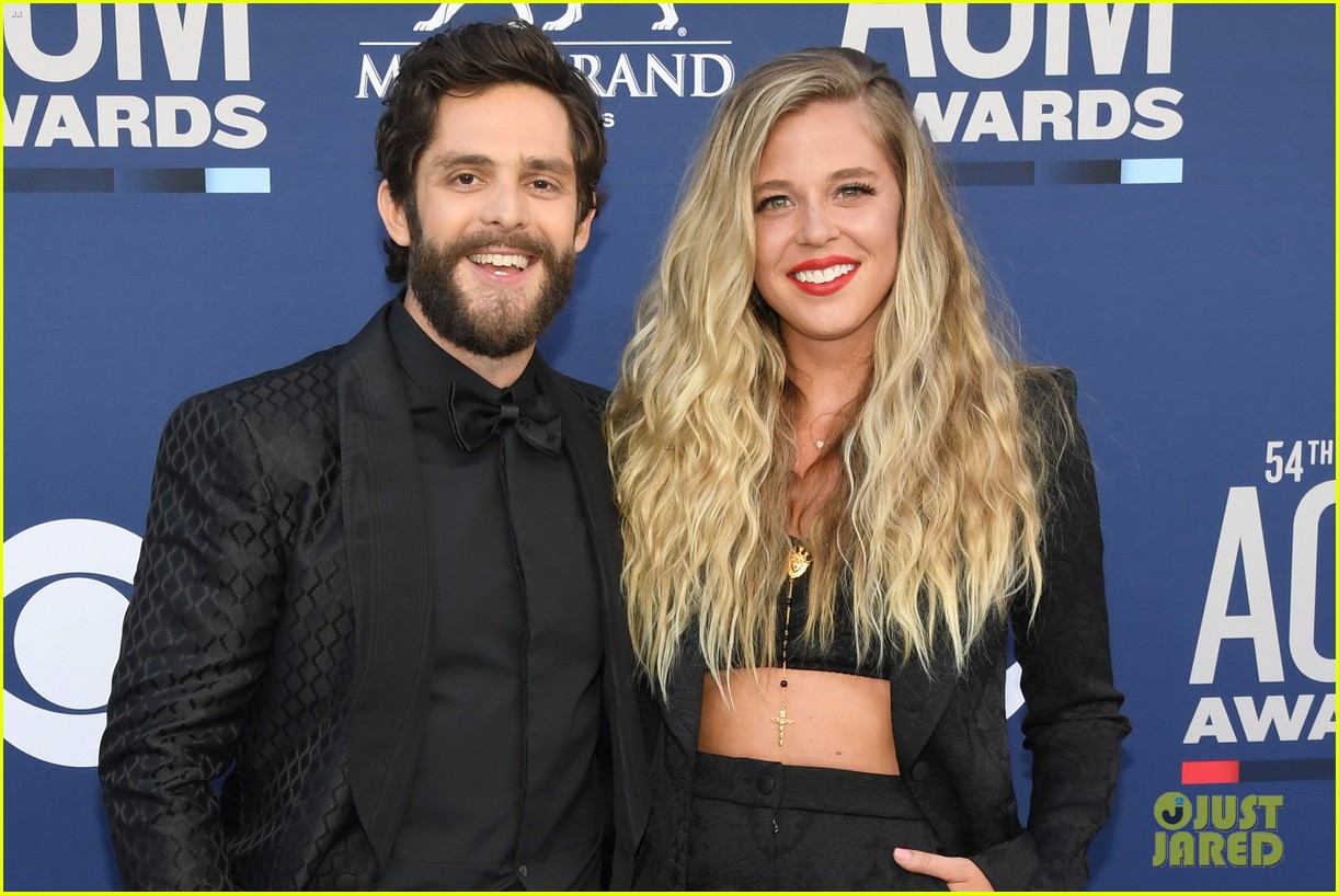 Thomas Rhett & Wife Lauren Akins Couple Up at ACM Awards 2019!: Photo ...