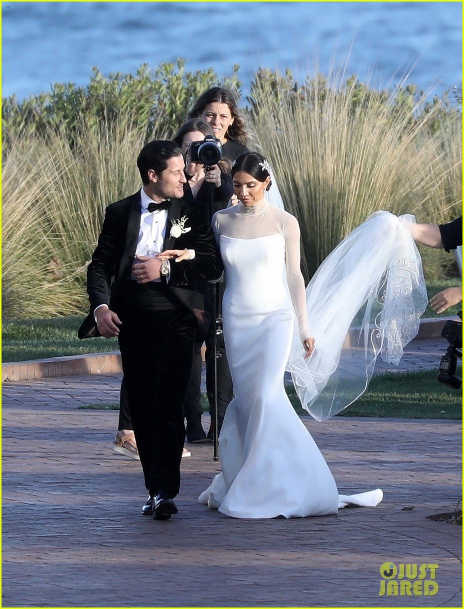 Val Chmerkovskiy Marries Jenna Johnson in Romantic Oceanfront Ceremony ...