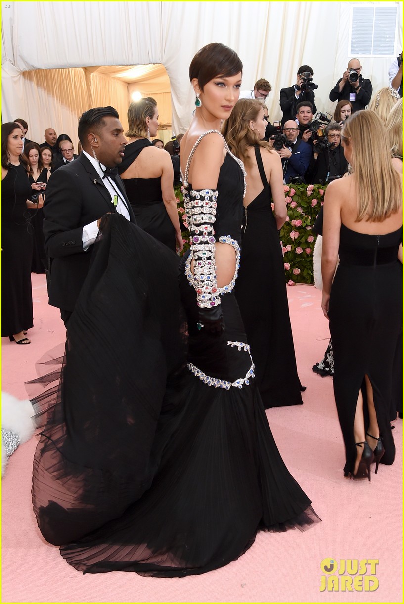 Bella Hadid Rocks Hip Baring Gown For Met Gala 2019: Photo 4285475 ...
