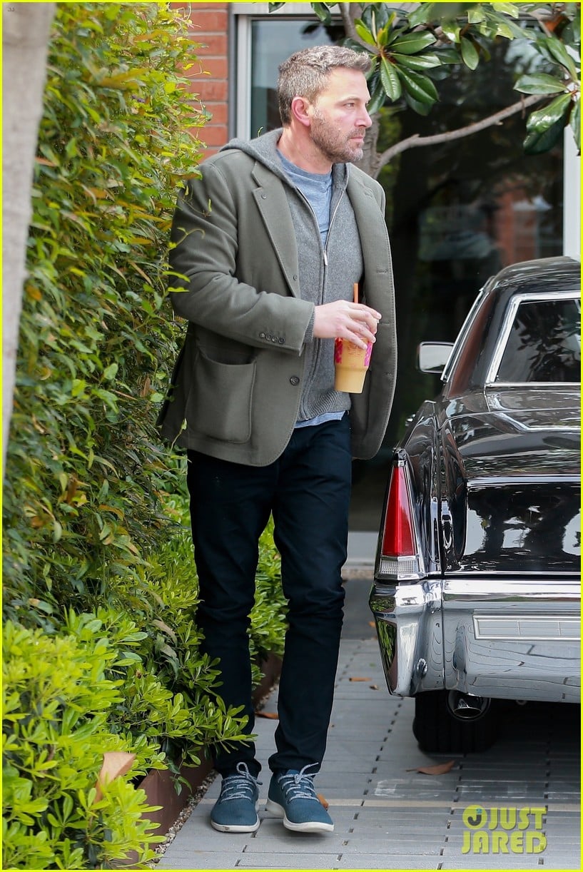 Ben Affleck Picks Up His Daily Iced Coffee in Santa Monica: Photo ...