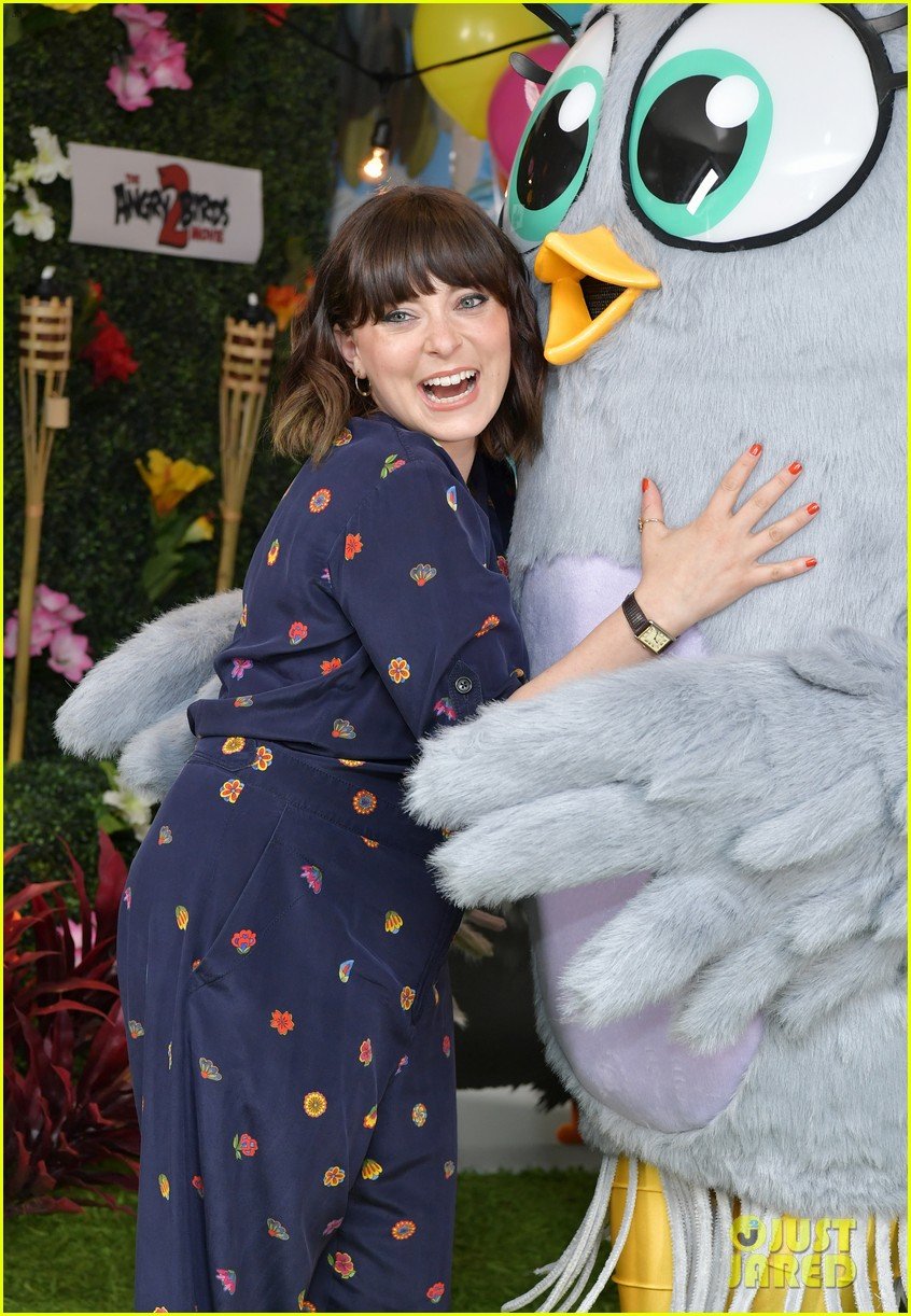 Sterling K. Brown, Rachel Bloom, & Jason Sudeikis Step Out for 'Angry ...