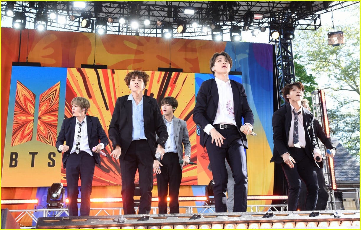 BTS Perform 'Boy With Luv' & 'Fire' On 'Good Morning America' - Watch ...