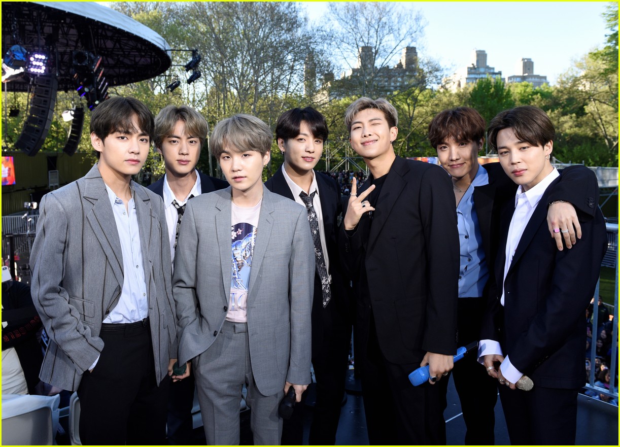 BTS Perform 'Boy With Luv' & 'Fire' On 'Good Morning America' - Watch ...