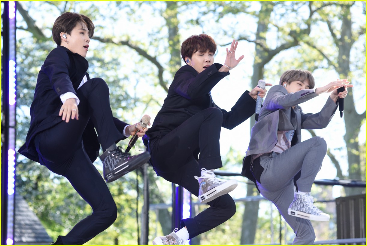 BTS Perform 'Boy With Luv' & 'Fire' On 'Good Morning America' - Watch ...