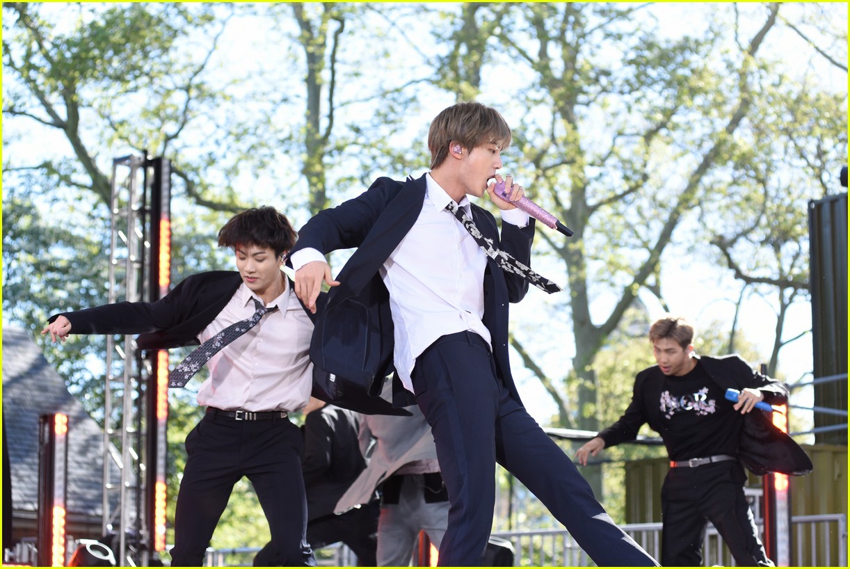 BTS Perform 'Boy With Luv' & 'Fire' On 'Good Morning America' - Watch ...