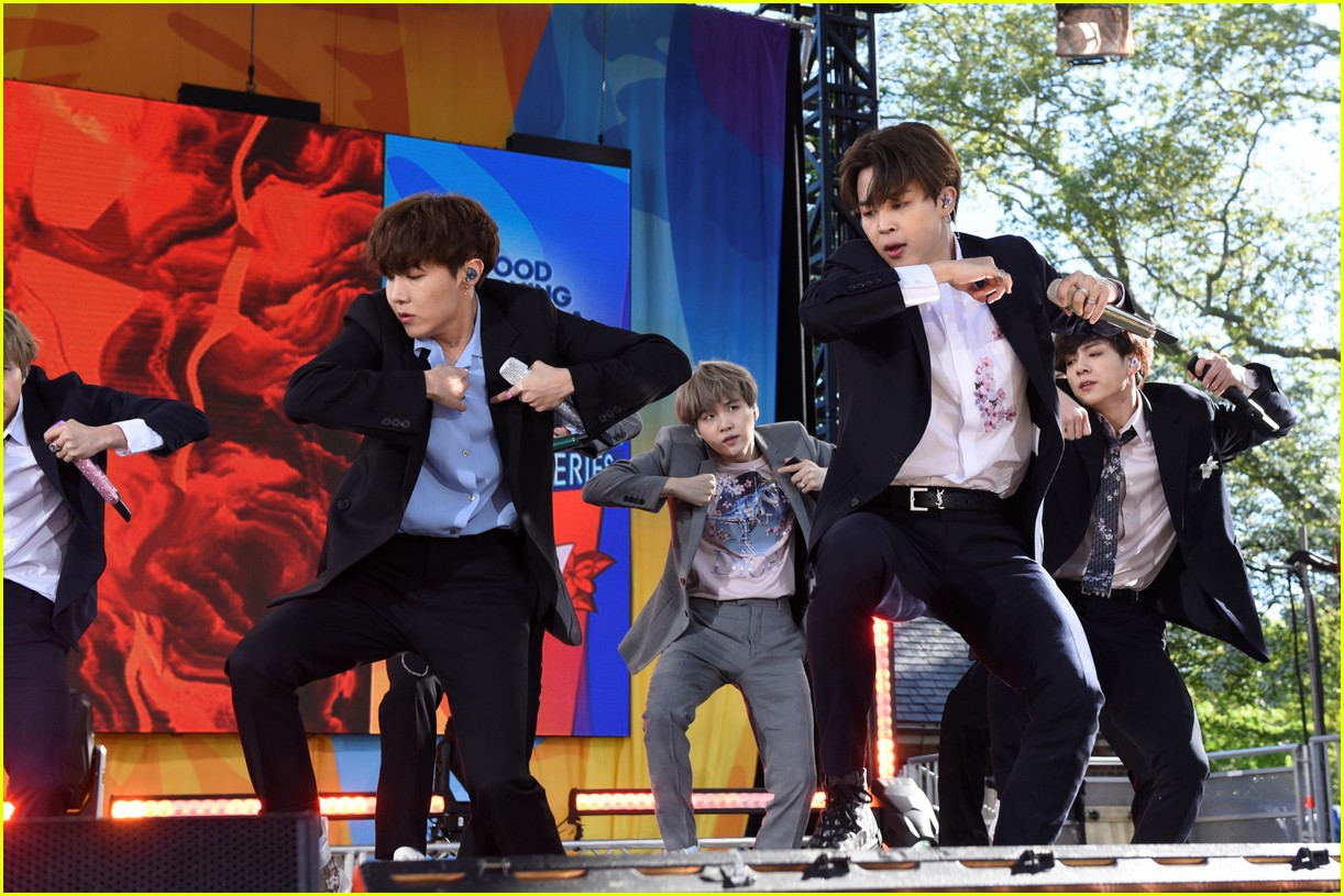 BTS Perform 'Boy With Luv' & 'Fire' On 'Good Morning America' - Watch ...