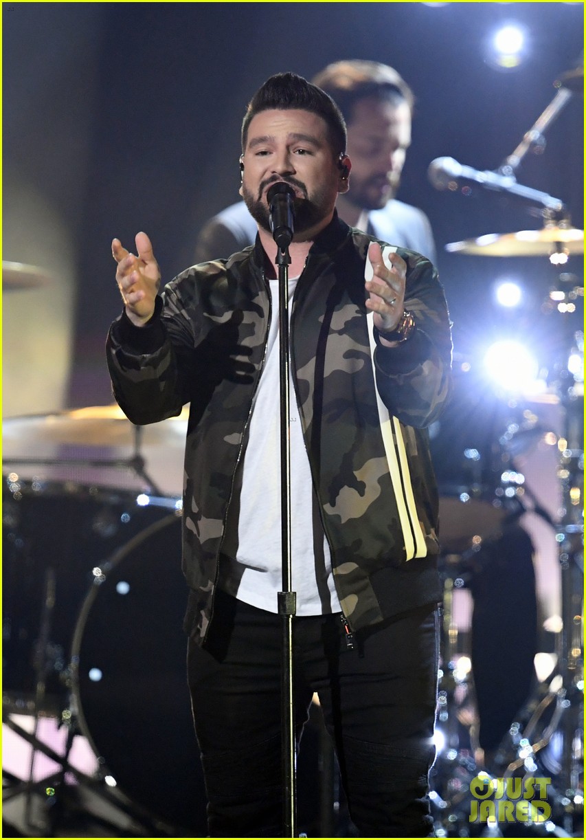 Dan + Shay Perform 'Speechless' With Tori Kelly at Billboard Music Awards 2019 - Watch the Video ...