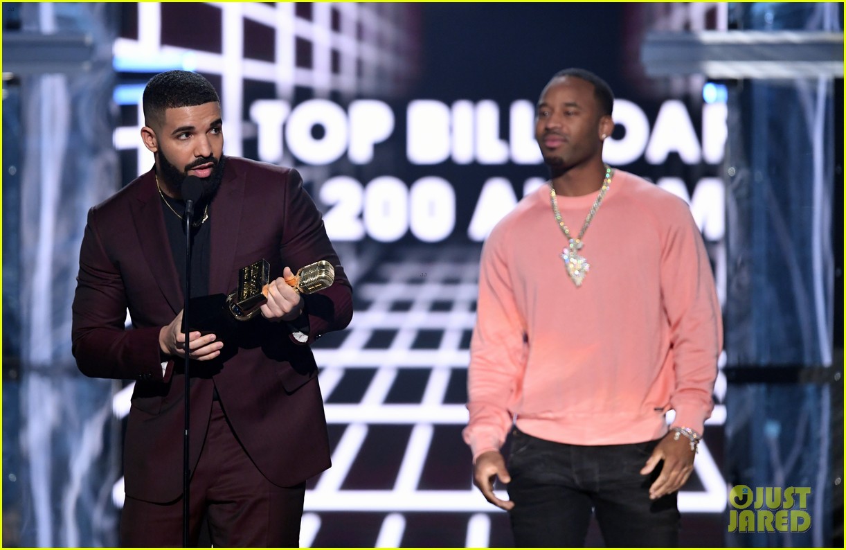 Drake Dedicates His Billboard Music Award to Arya Stark!: Photo 4280853 ...