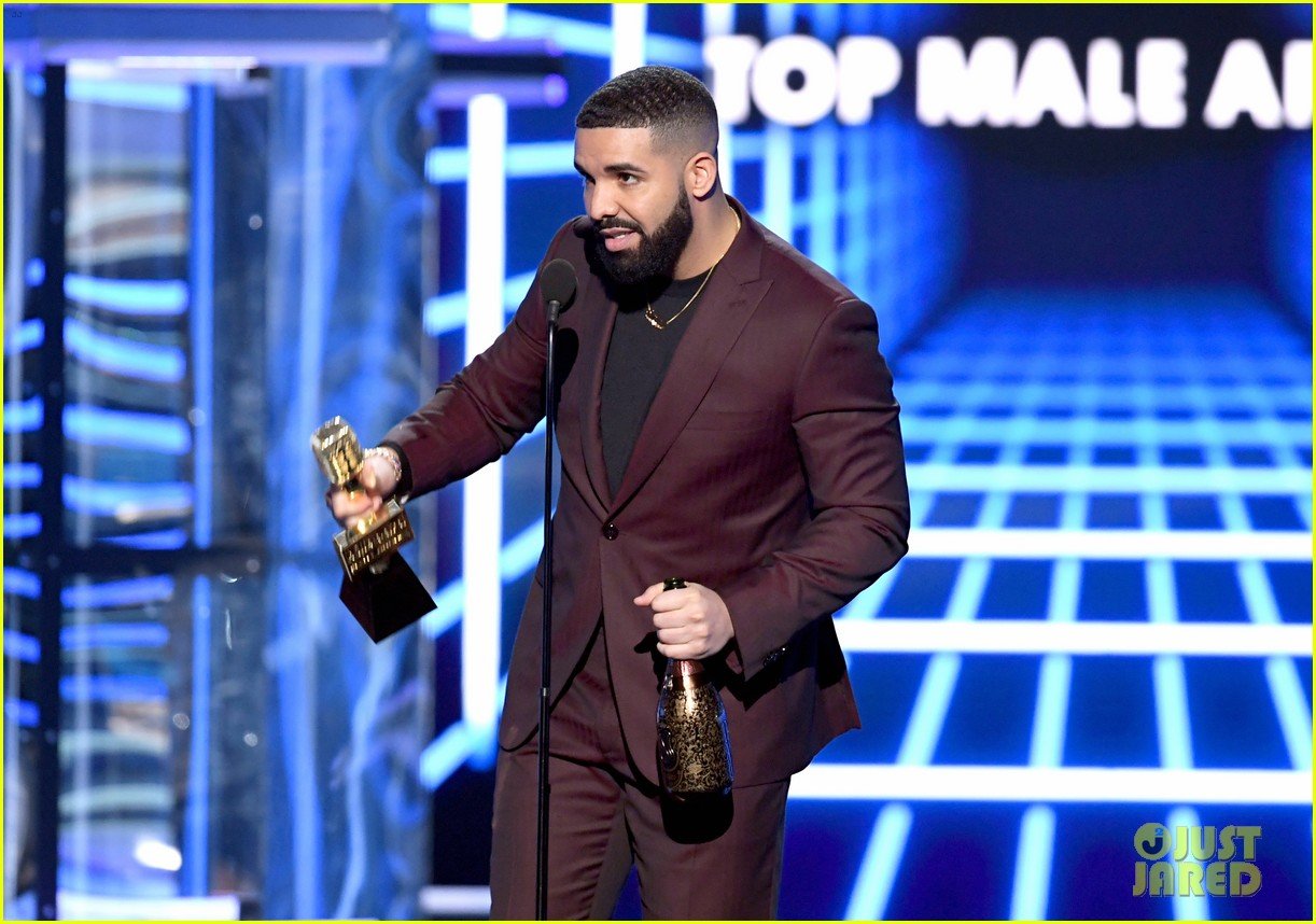 Drake Breaks Record for Most Billboard Music Awards Wins Ever!: Photo ...
