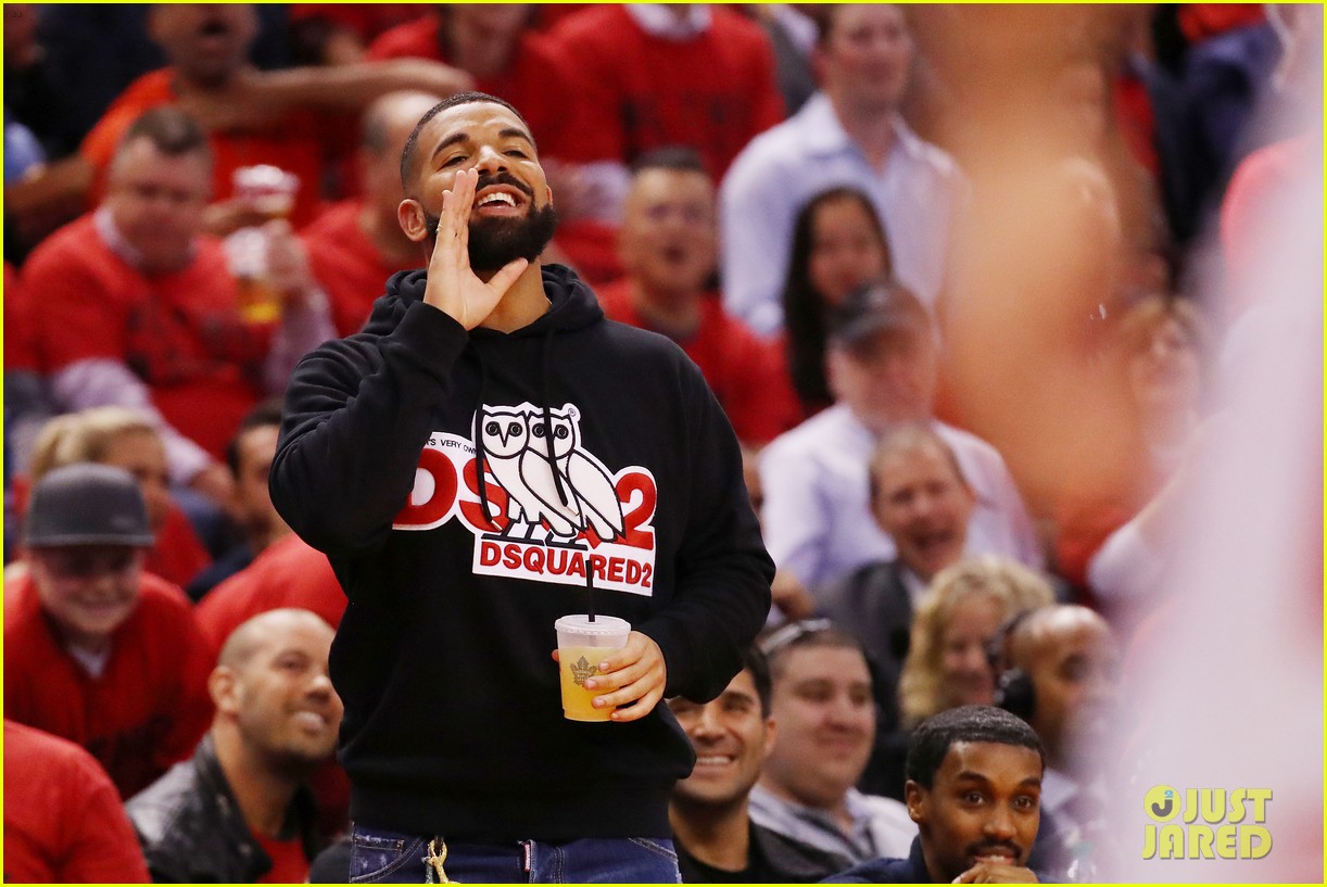 Drake Was Gifted a $550,000 Jacket by the Toronto Raptors!: Photo ...