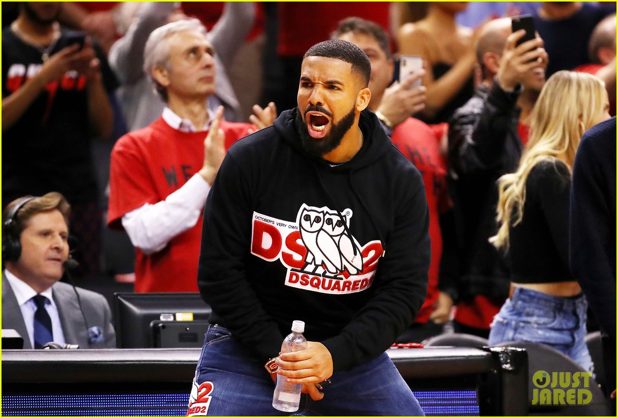 Drake Was Gifted a $550,000 Jacket by the Toronto Raptors!: Photo ...