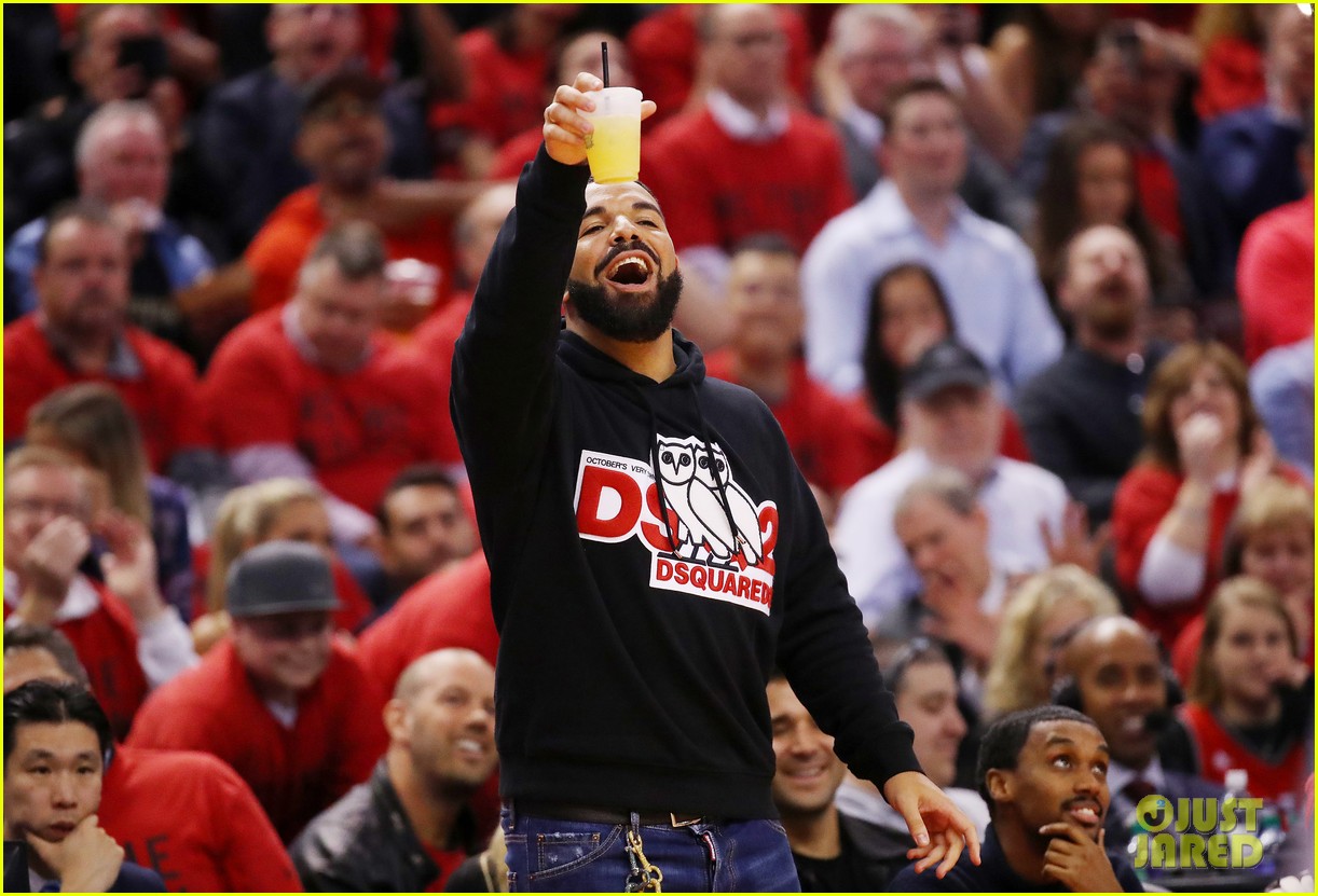 Drake Was Gifted a $550,000 Jacket by the Toronto Raptors!: Photo ...