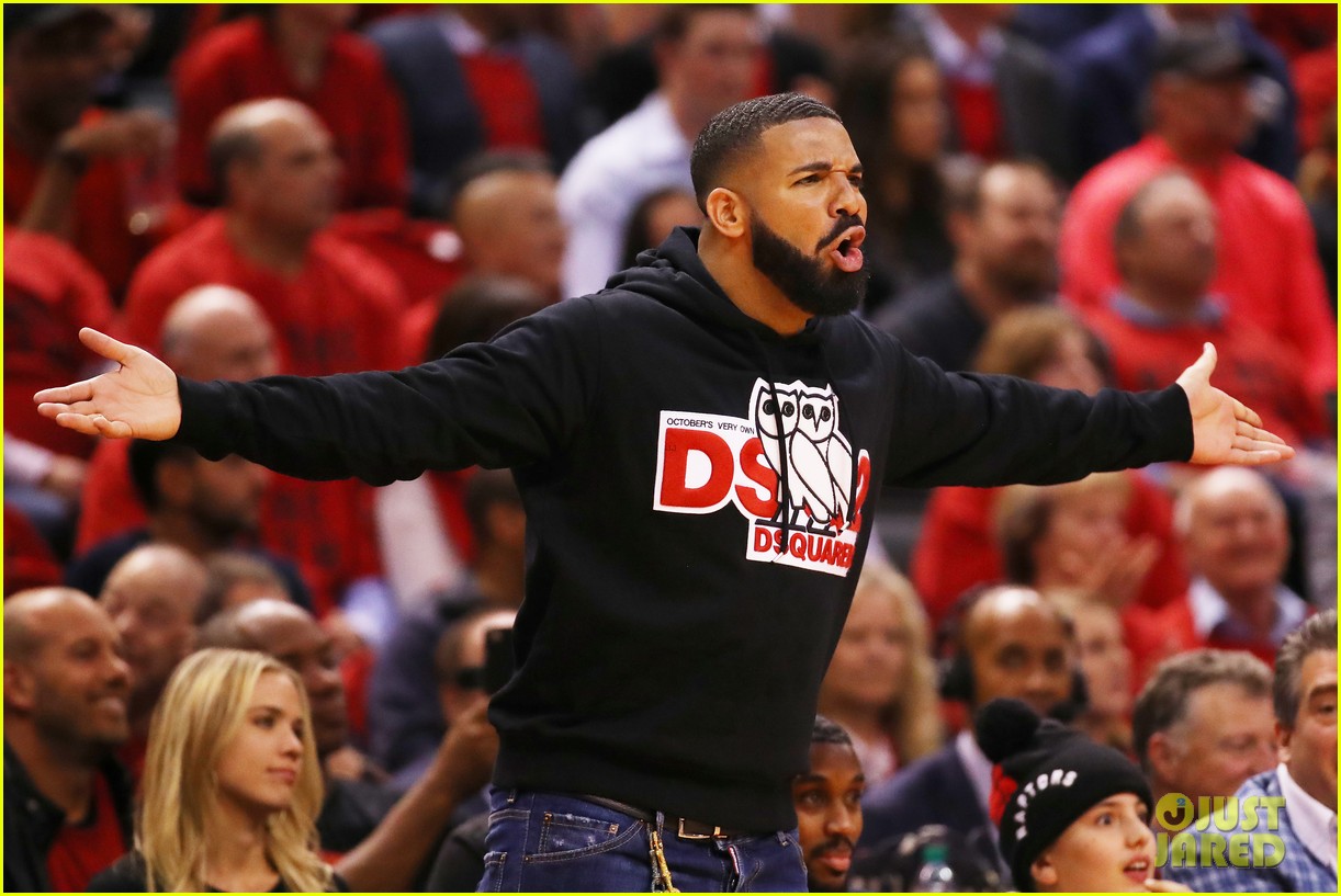 Drake Was Gifted a $550,000 Jacket by the Toronto Raptors!: Photo ...