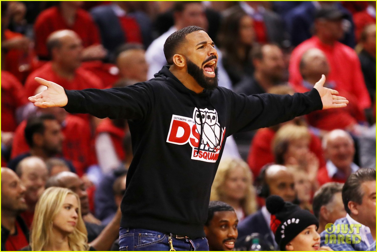 Drake Was Gifted a $550,000 Jacket by the Toronto Raptors!: Photo ...