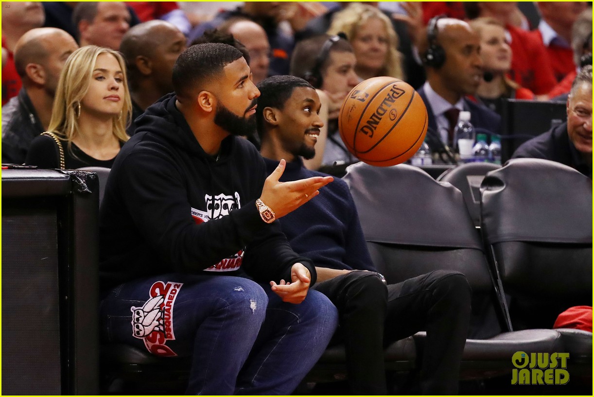 Drake Was Gifted a $550,000 Jacket by the Toronto Raptors!: Photo ...