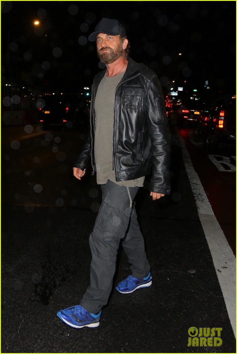 Gerard Butler Heads Out Solo for the Night in New York City: Photo ...