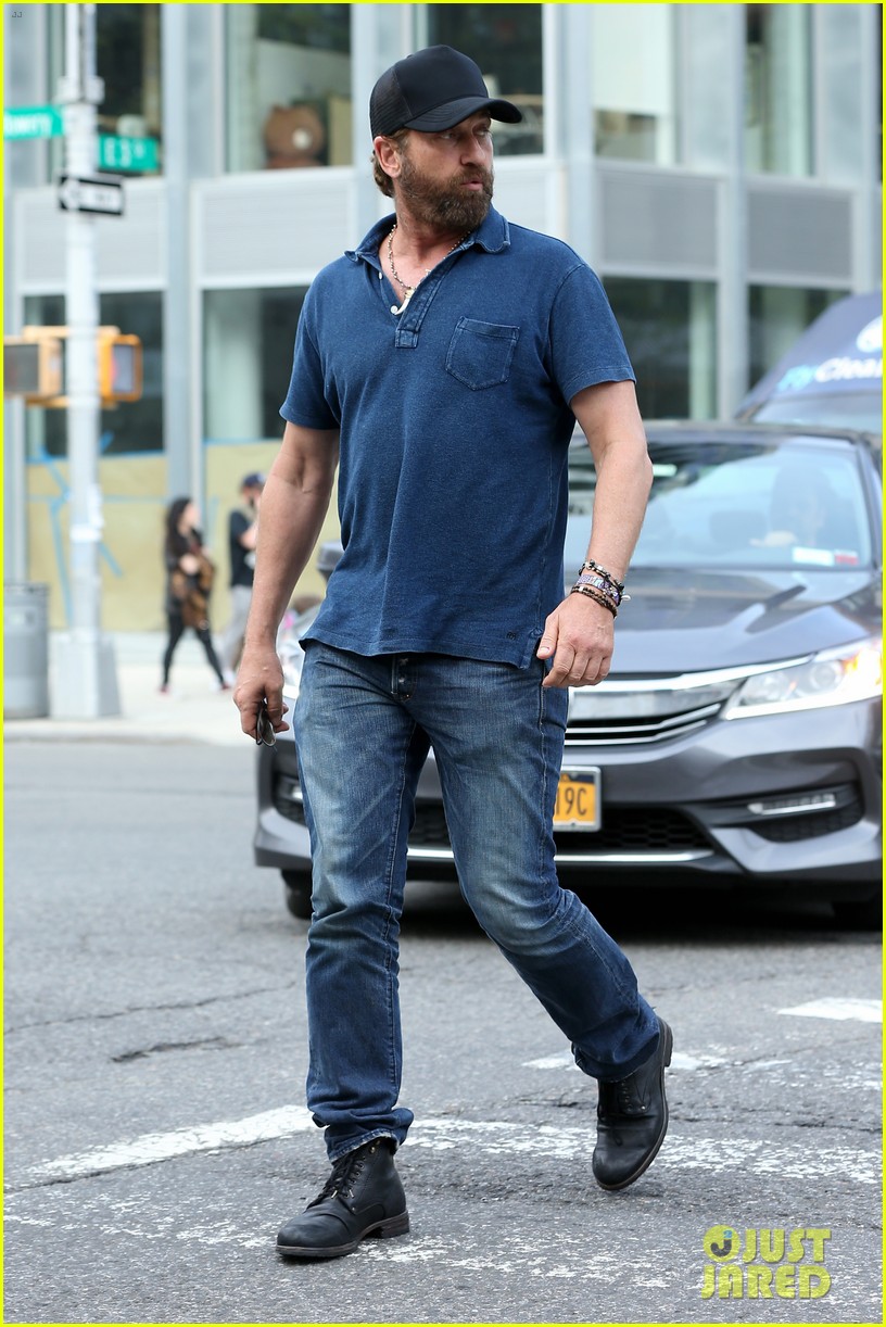 Gerard Butler Looks Handsome While Out & About in New York City: Photo ...