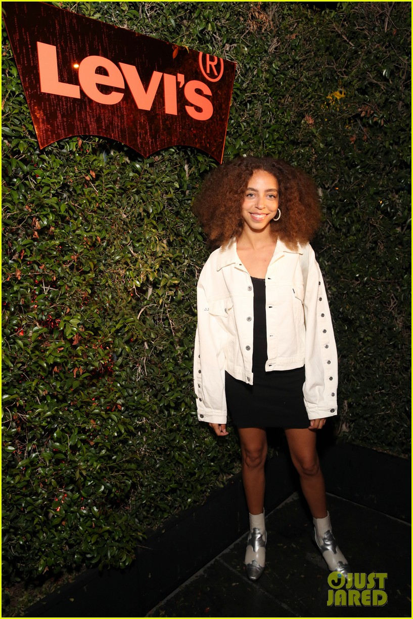 Hailey Bieber Celebrates New Levi's 501 Collection With Heron Preston ...