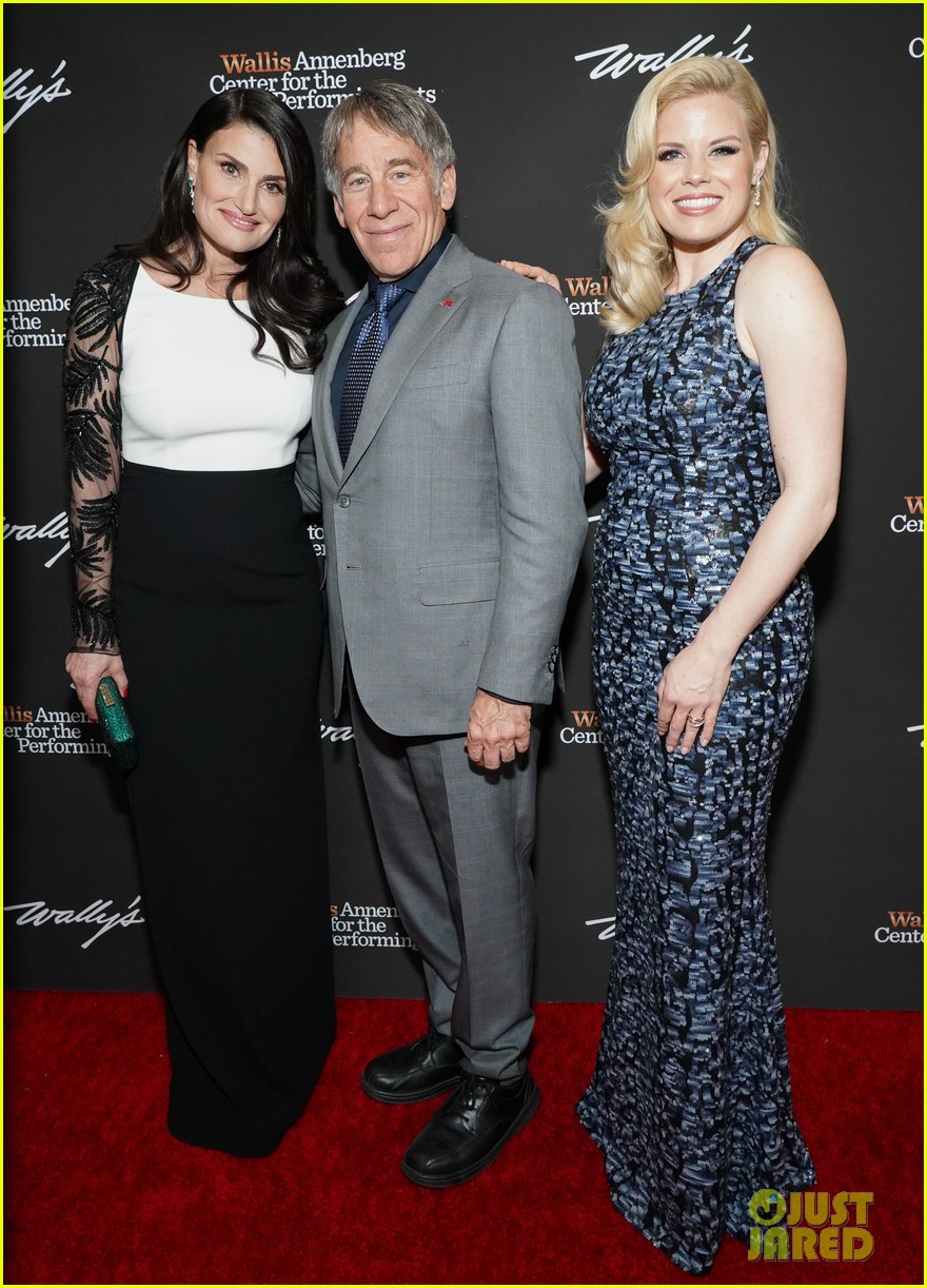 'Wicked' Stars Idina Menzel & Megan Hilty Reunite to Honor the Show's ...