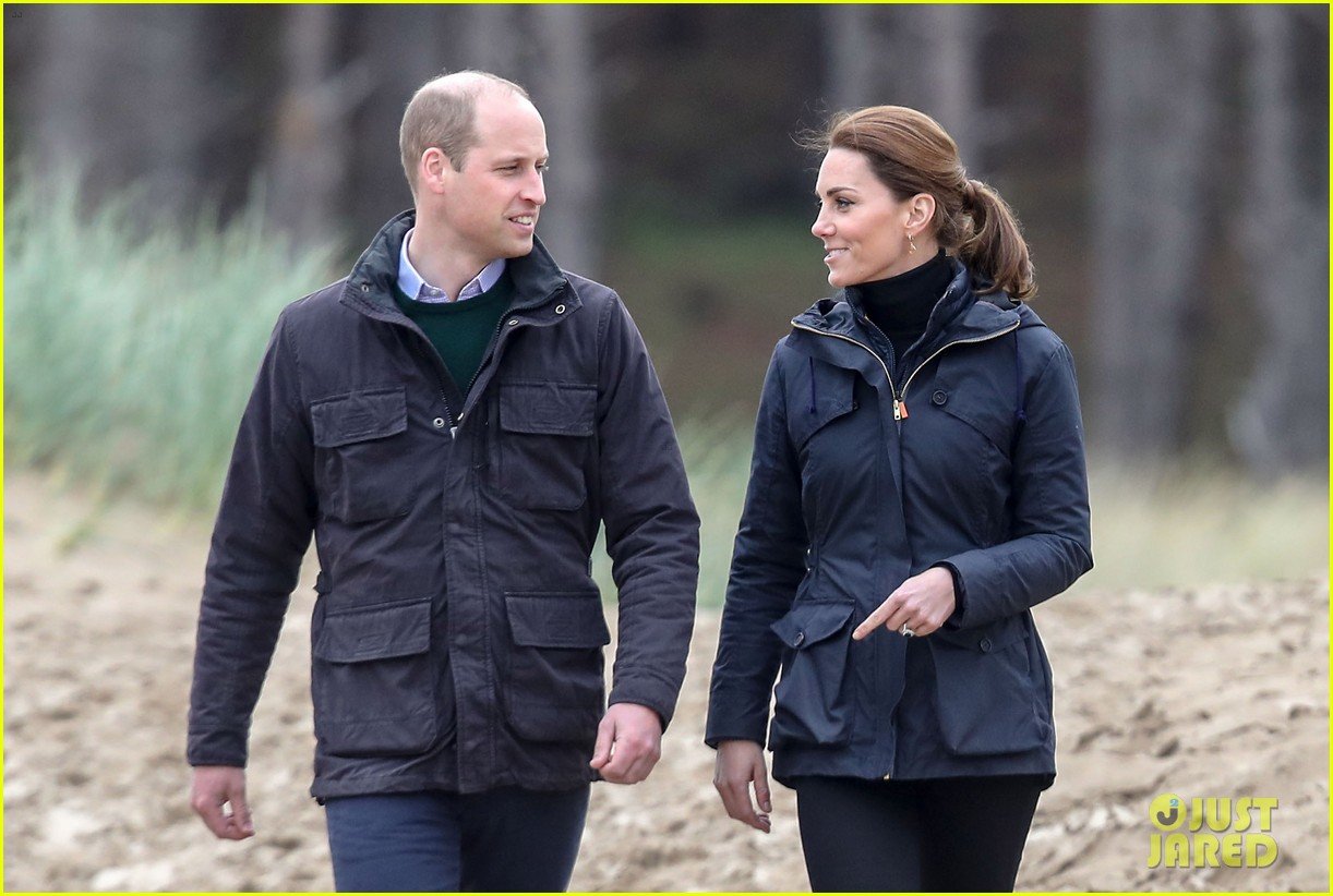 Kate Middleton & Prince William Journey to the Beach in Wales!: Photo ...