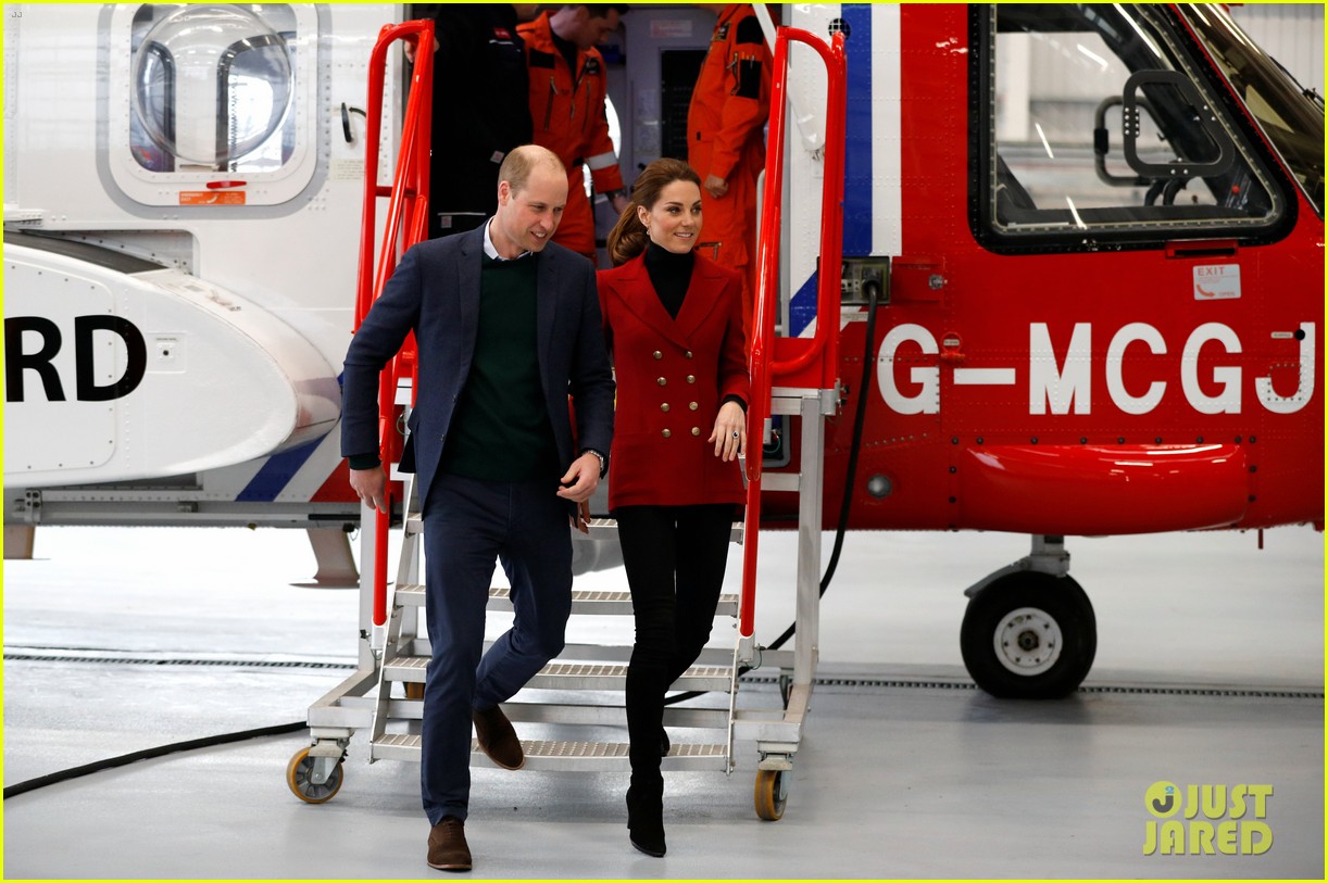 Duchess Kate Middleton Tests Out a Search & Rescue Helicopter After New ...
