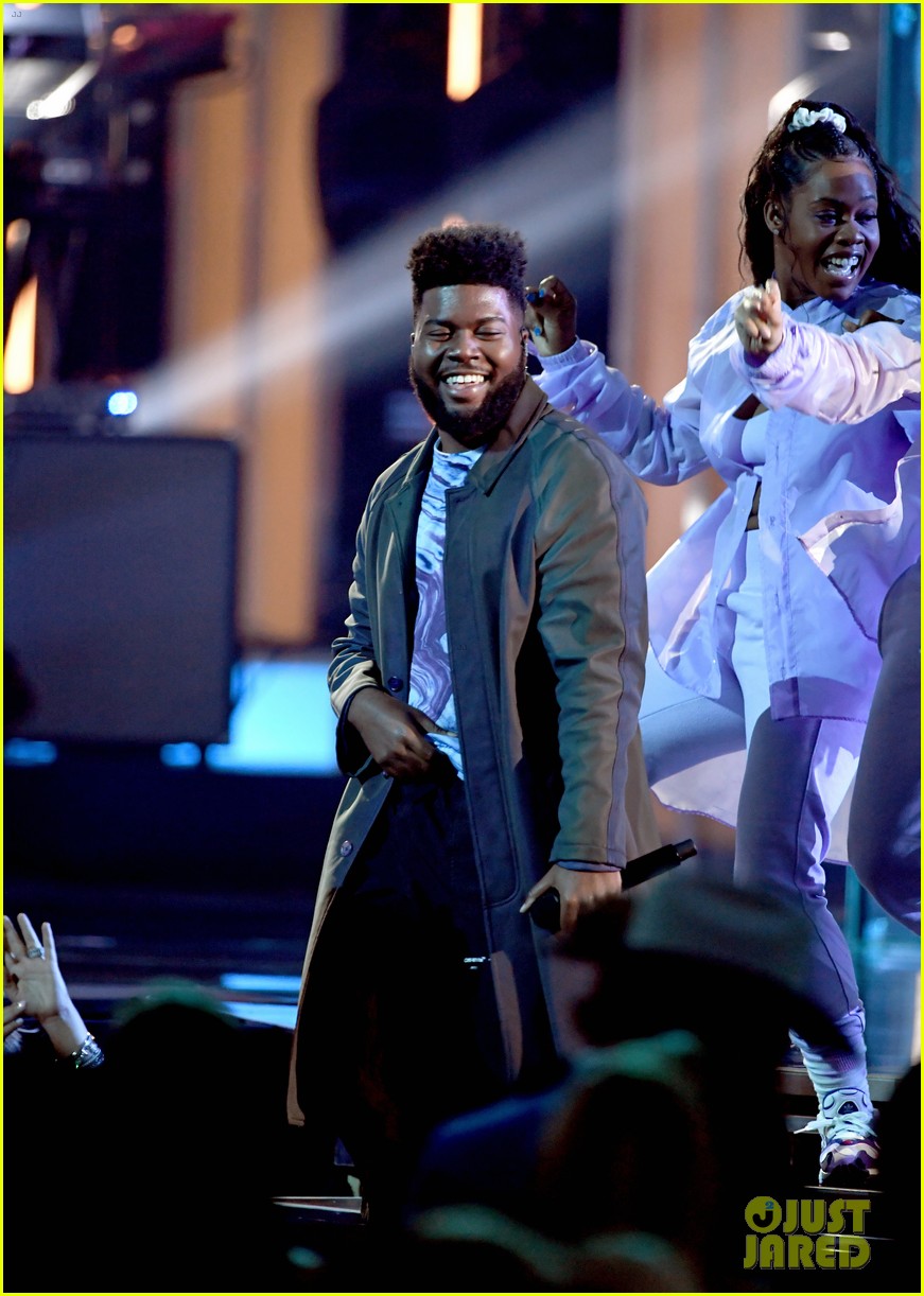 Khalid Performs 'Talk' & 'Better' at Billboard Music Awards 2019 ...