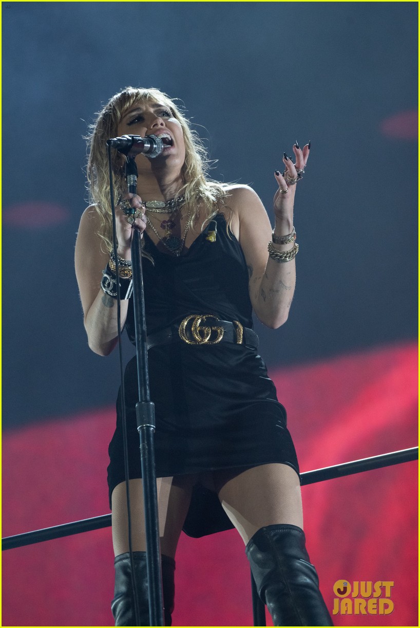 Photo: miley cyrus debuts 3 new songs at bbc radio big weekend 05 ...